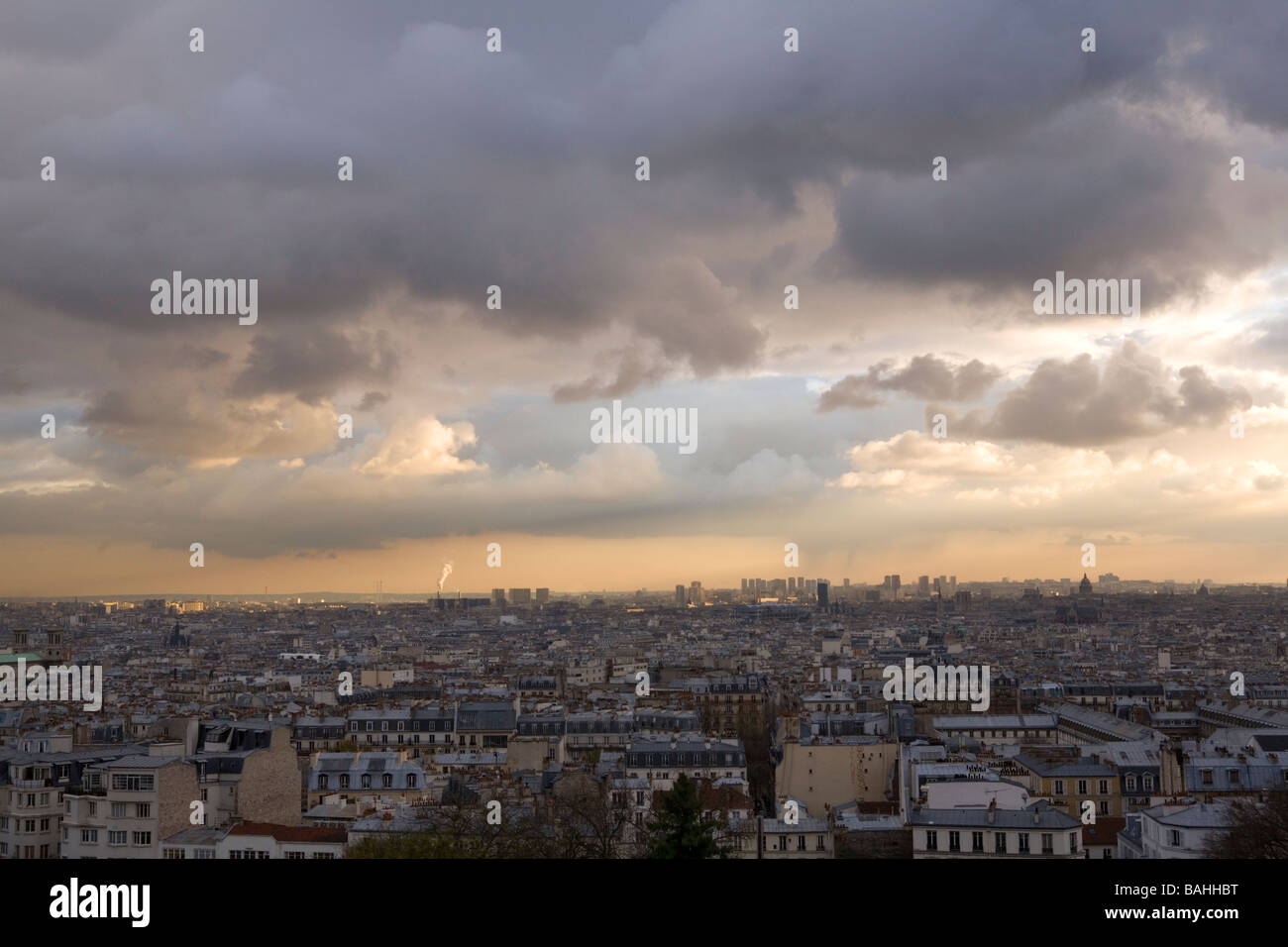 Paris france skyline color hi-res stock photography and images - Alamy