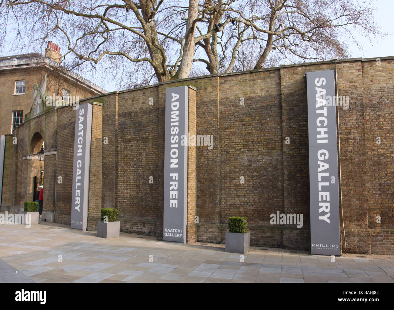 Saatchi gallery london hi-res stock photography and images - Alamy