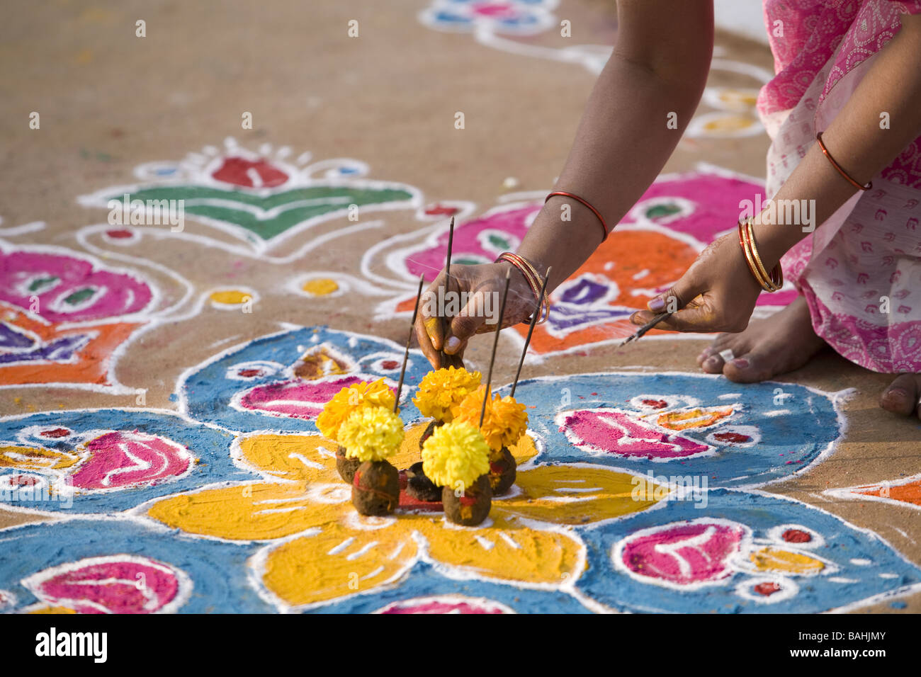 Rangoli hi-res stock photography and images - Alamy