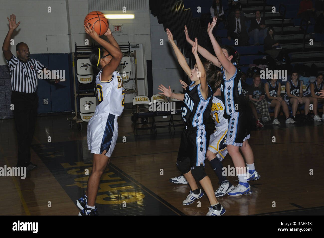 Girls high school basketball Stock Photo - Alamy