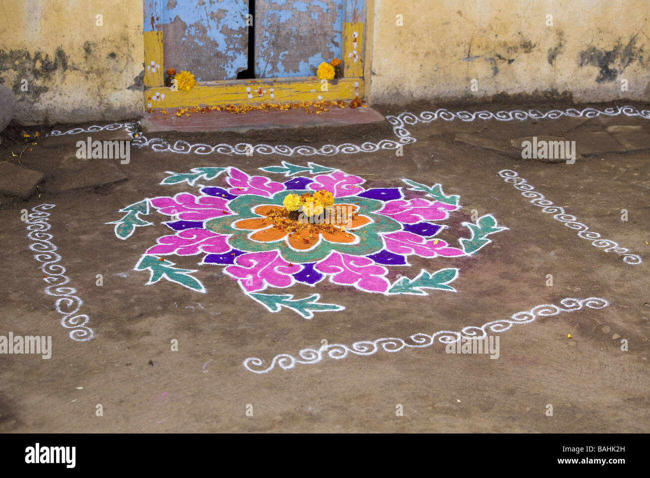 Rangoli festival designs in indian hi-res stock photography and images ...