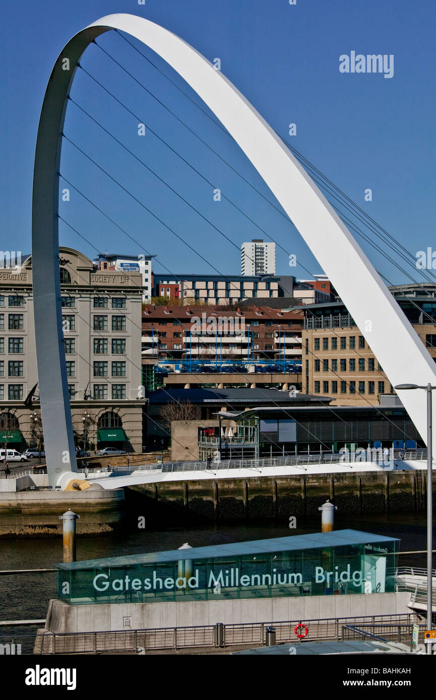 The Gateshead Millennium Bridge over the river Tyne Stock Photo - Alamy