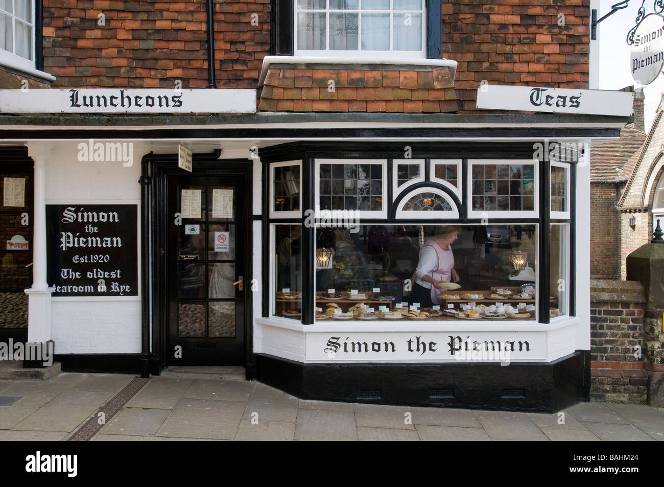 Simon the Pieman tea room in Rye, East Sussex, England Stock Photo - Alamy