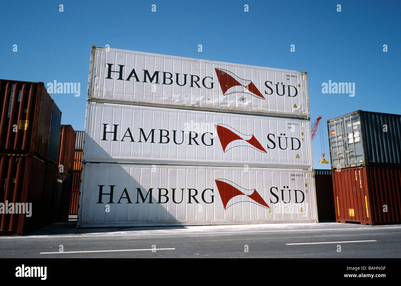 Hamburg sud containers hi-res stock photography and images - Alamy