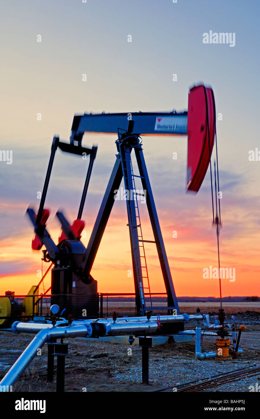 Oil pumping machine hi-res stock photography and images - Alamy