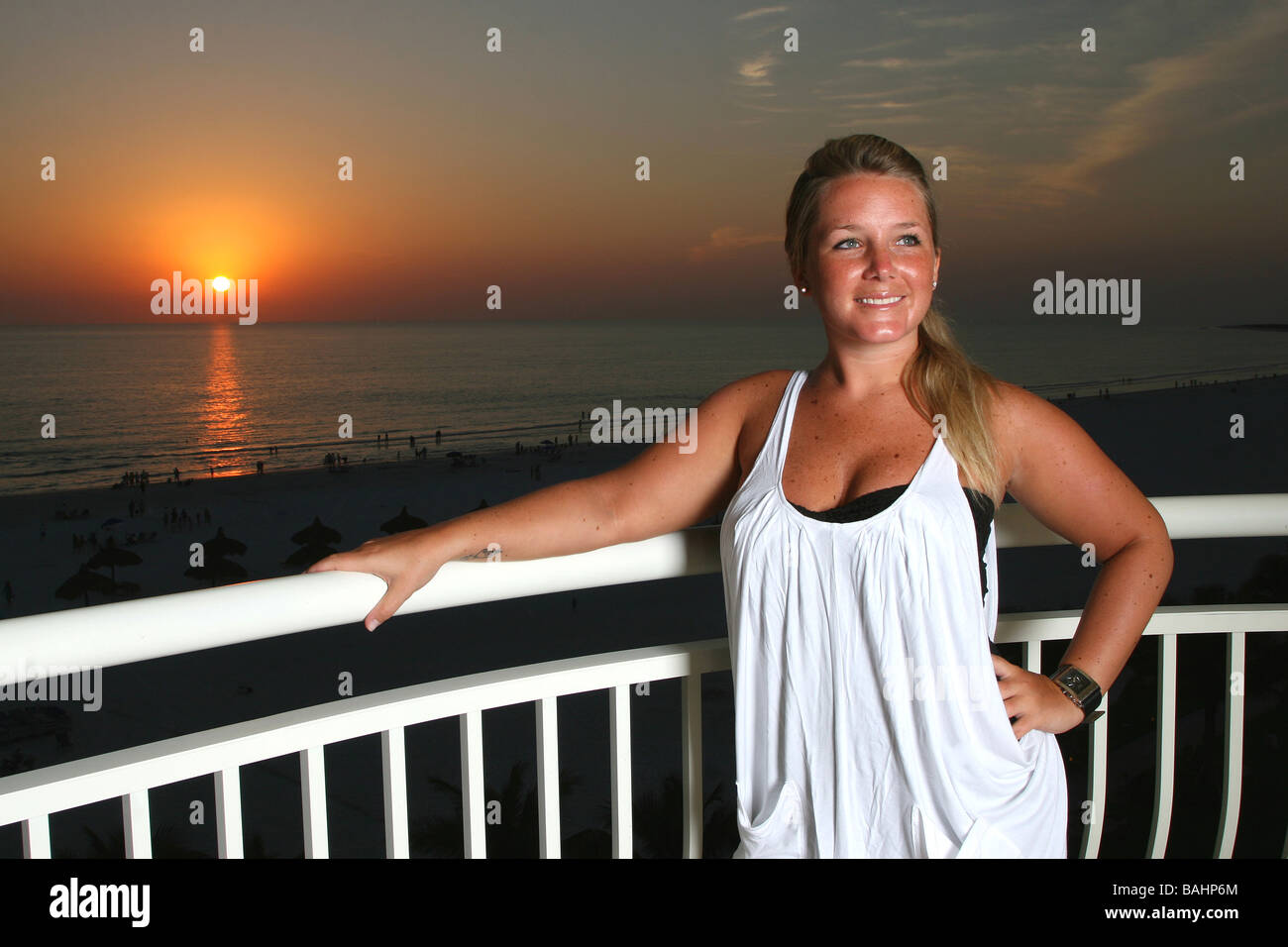 pretty blond girl in Florida sunset Stock Photo - Alamy