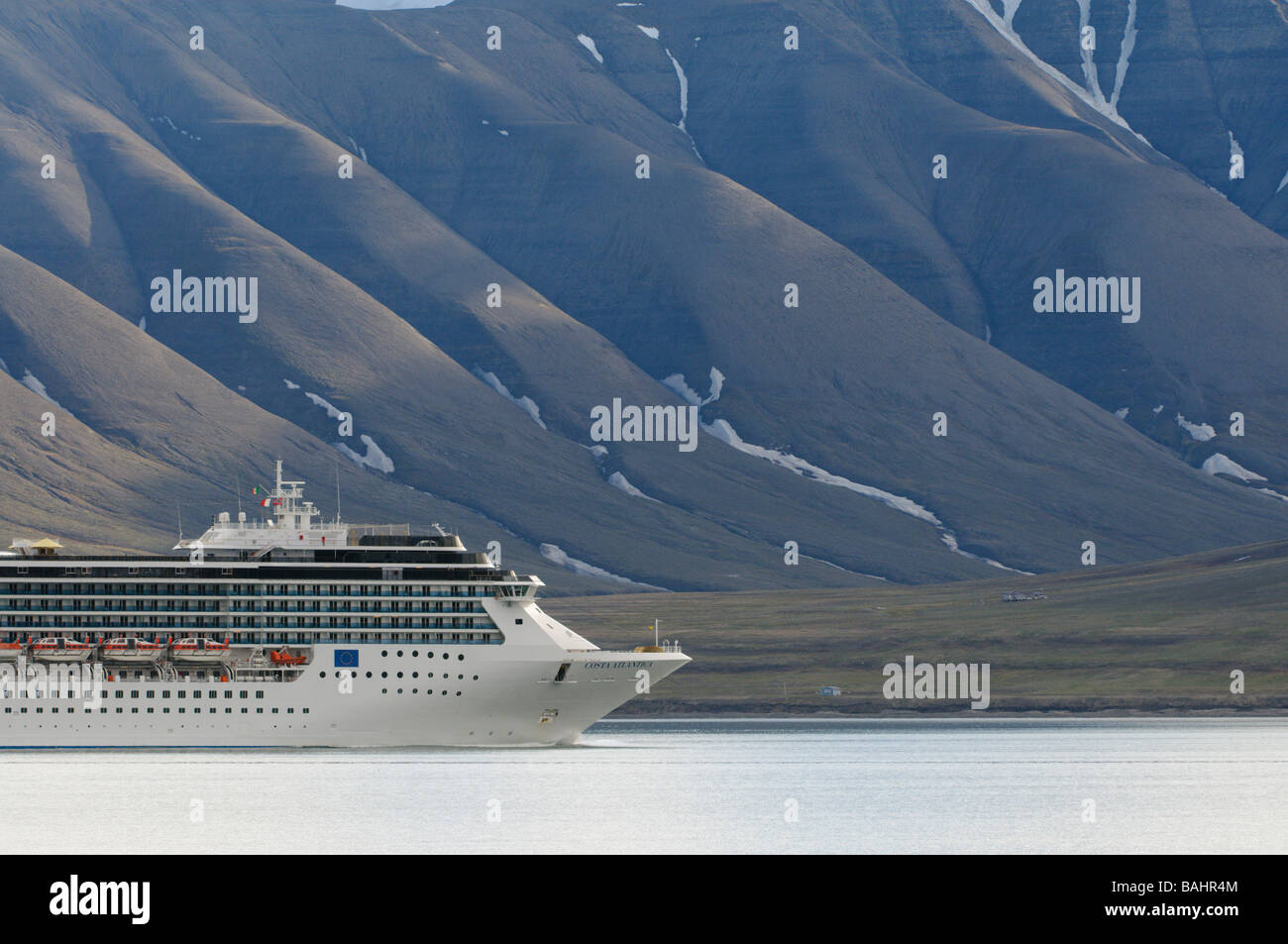 From longyearbyen svalbard hi-res stock photography and images - Alamy