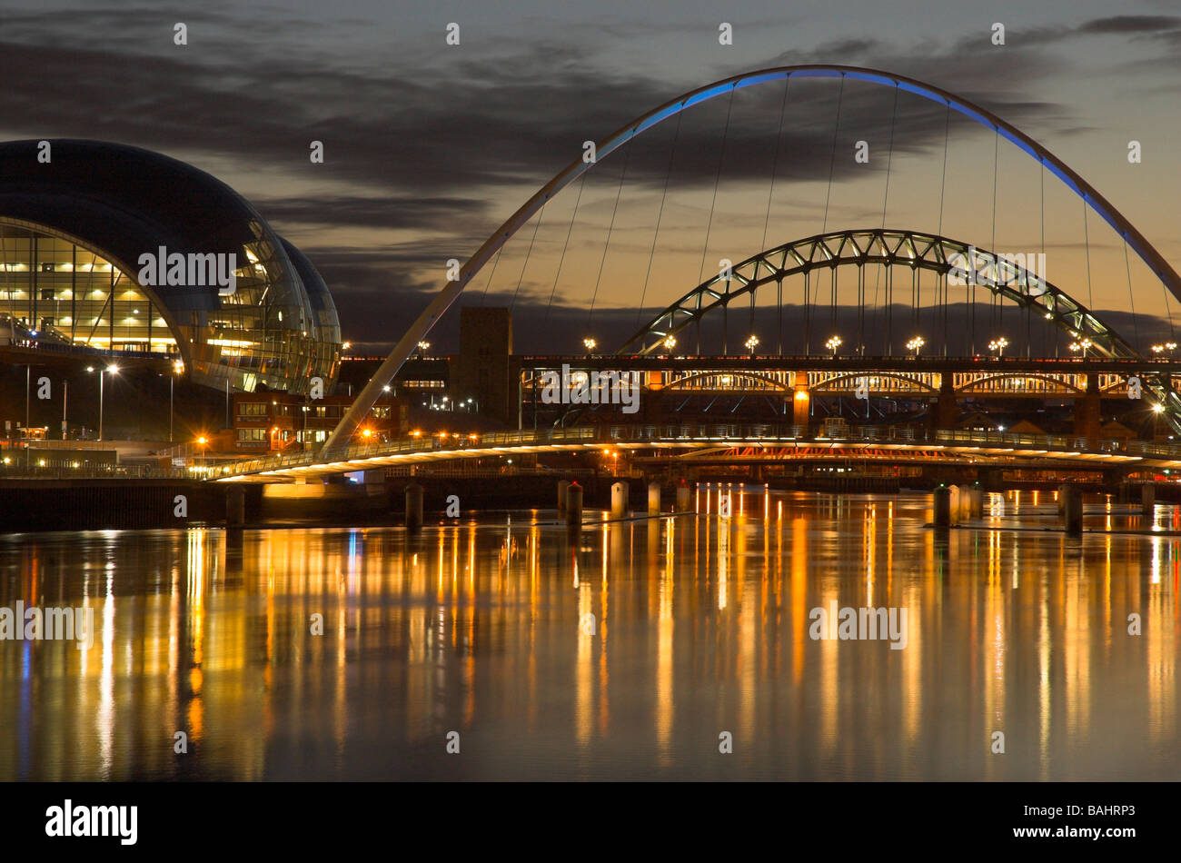 Newcastle upon tyne bridges hi-res stock photography and images - Alamy