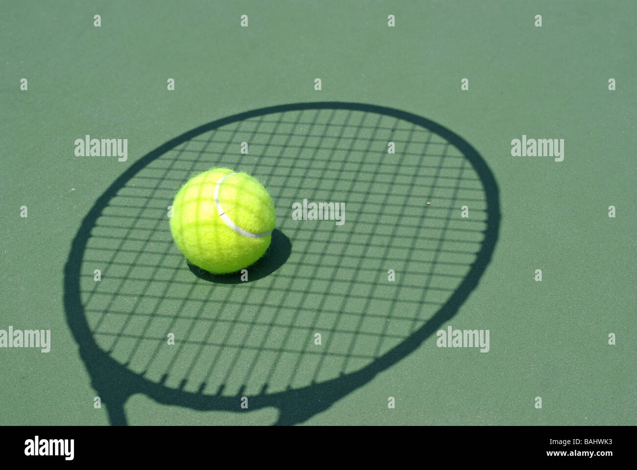 Hard surface tennis court hi-res stock photography and images - Alamy