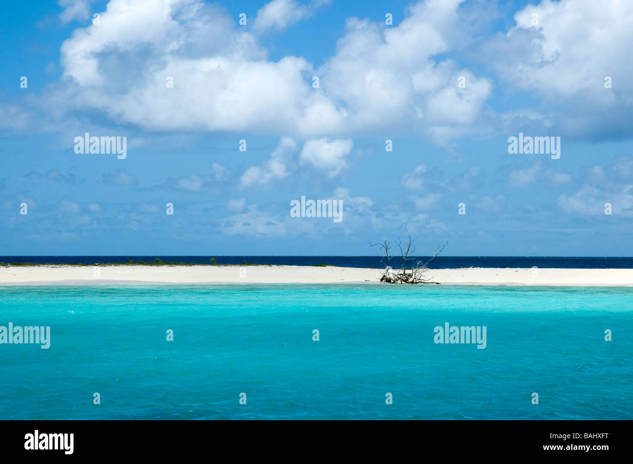 Sandy island hi-res stock photography and images - Alamy