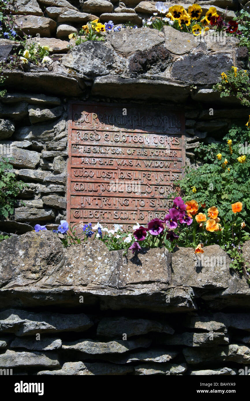 stone memorial in stone wall Stock Photo - Alamy