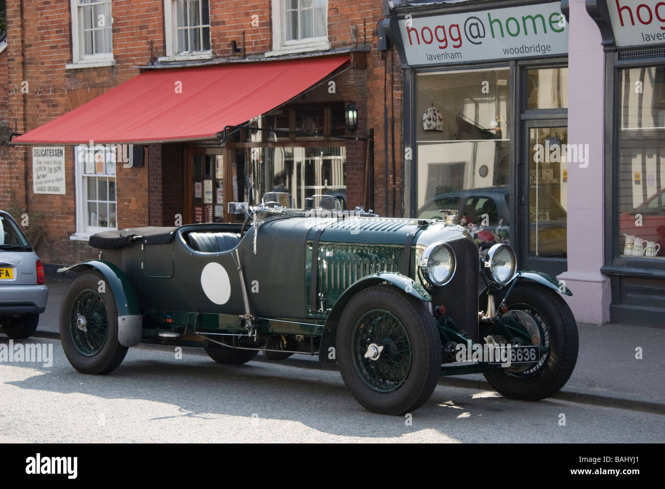 Car open bentley hi-res stock photography and images - Alamy