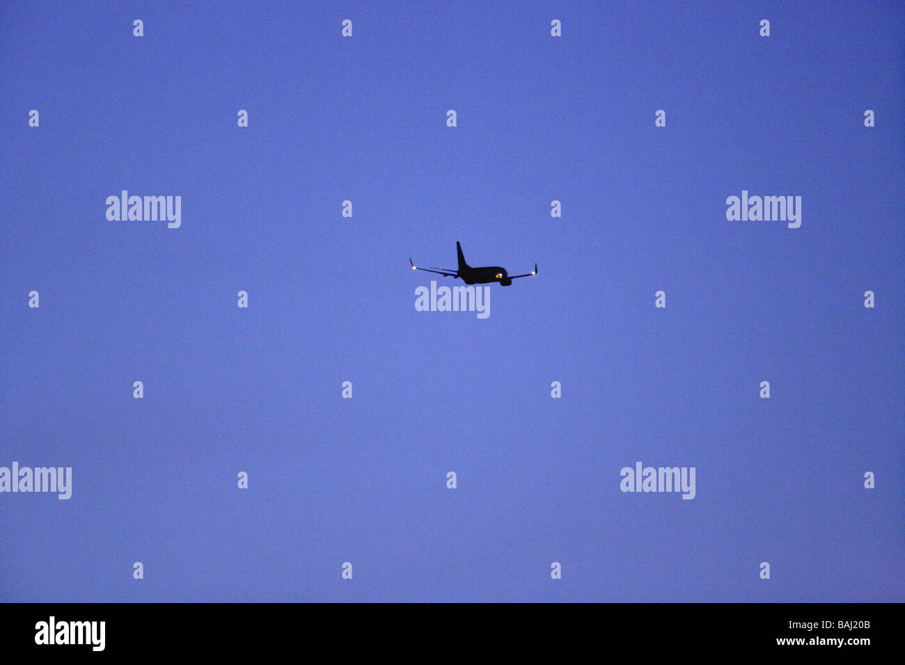 Commercial Aviation, Aircraft in flight Stock Photo - Alamy