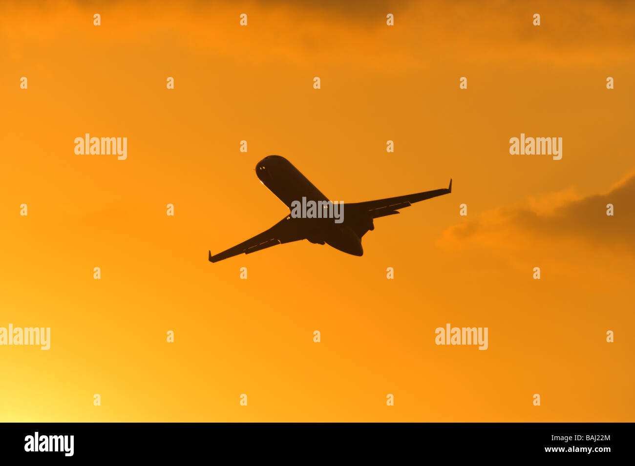 Commercial Aviation, Aircraft in flight Stock Photo - Alamy