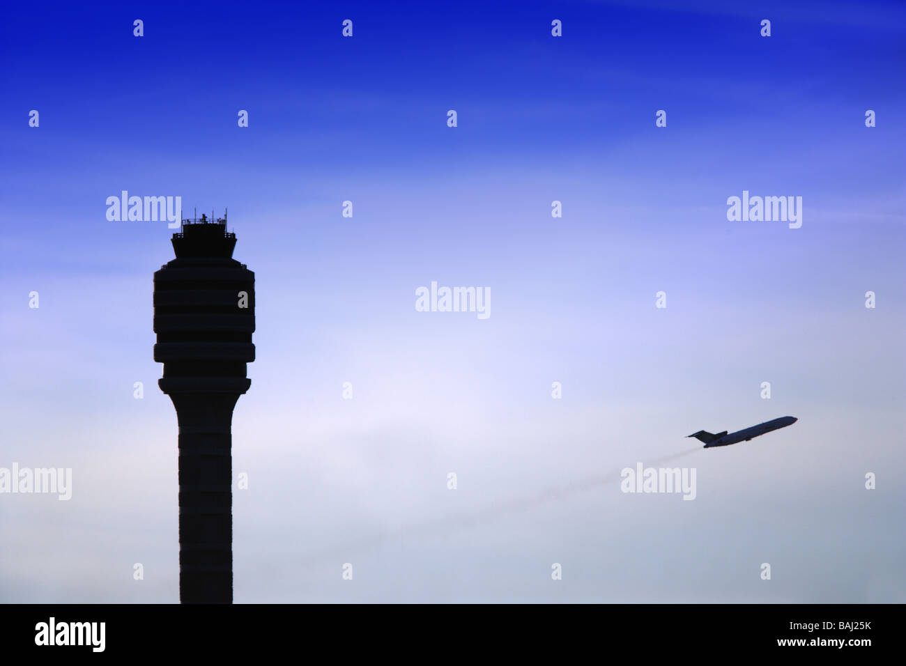 Airplanes and air traffic control tower hi-res stock photography and ...