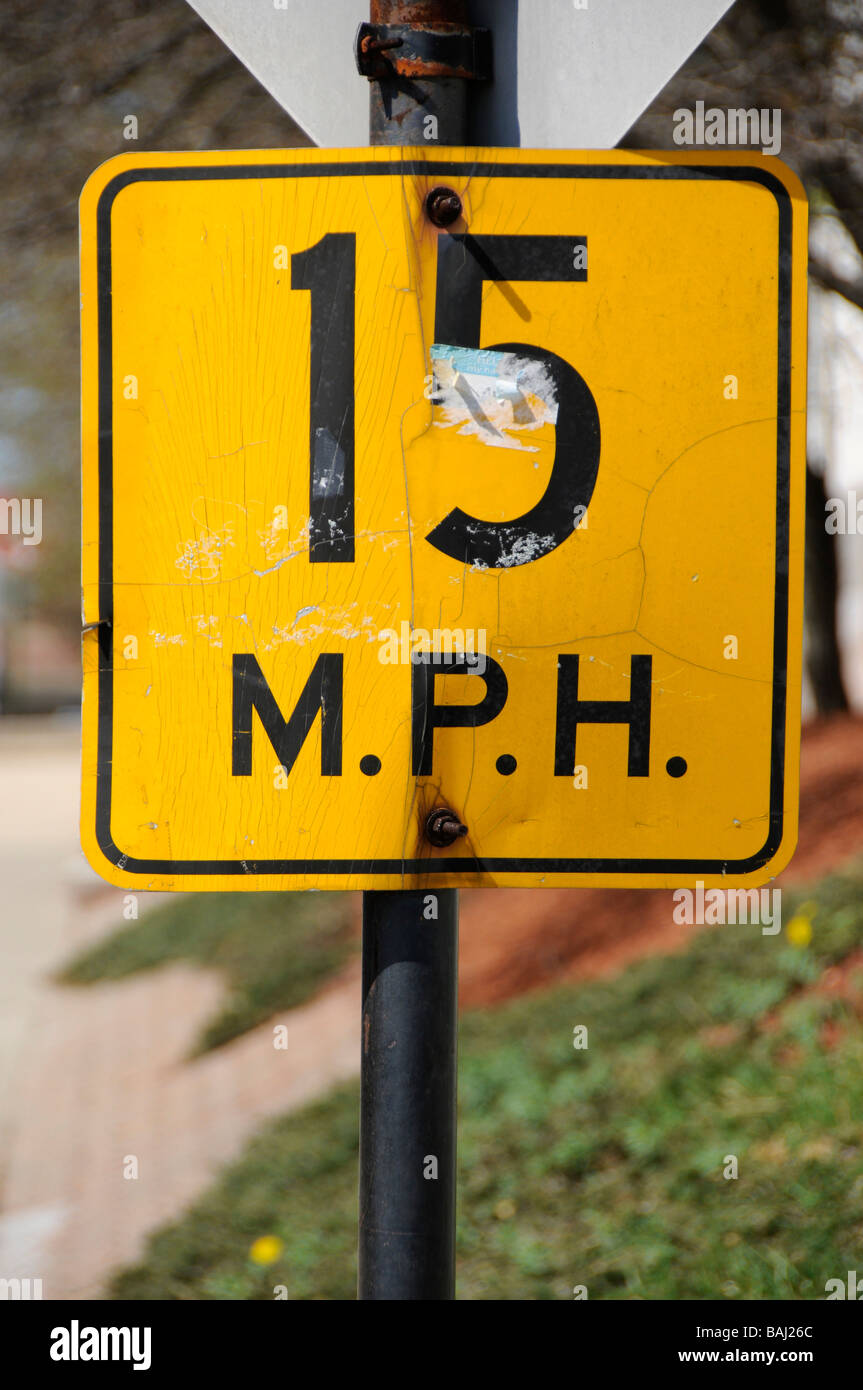 15 mph sign hi-res stock photography and images - Alamy