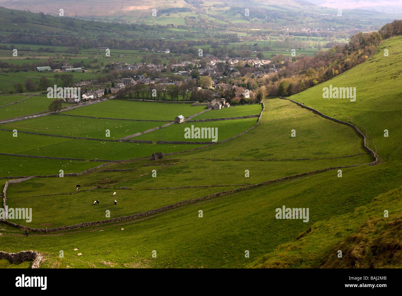 Long Cliff. High Peak. Peak District near Castleton. Derbyshire ...