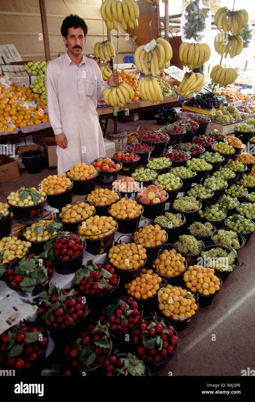 Saudi arabia fruit market hi-res stock photography and images - Alamy