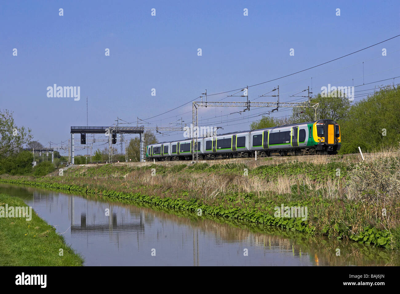 London Midland 350 103 passes Ansty Coventry and the Oxford Canal with ...
