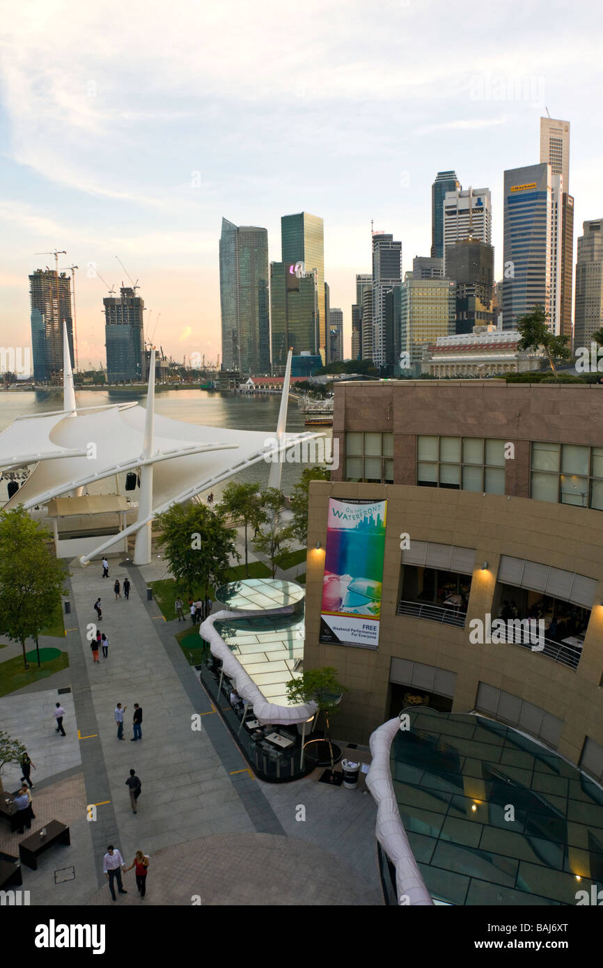 Singapore, Esplanade Mall and Skyline, evening Stock Photo - Alamy
