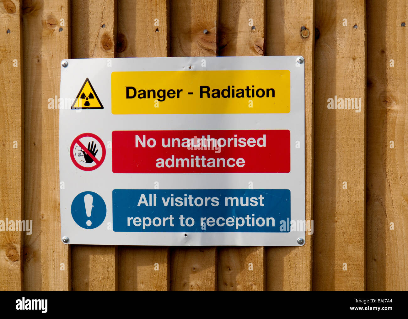 Radiation warning sign hi-res stock photography and images - Alamy