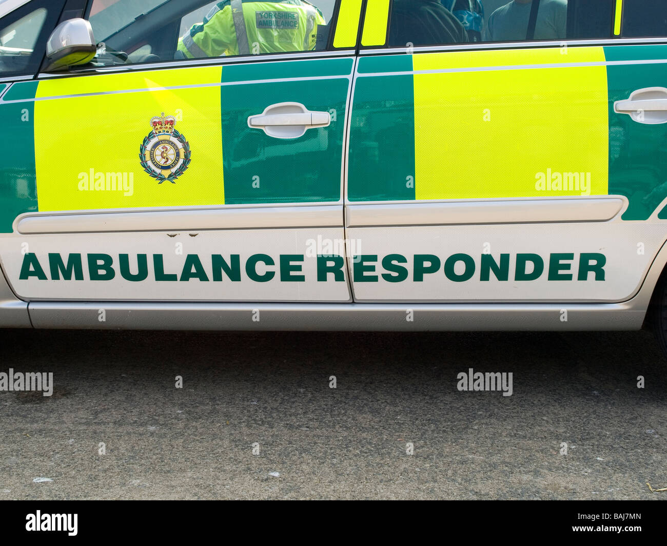 First response ambulance hi-res stock photography and images - Alamy