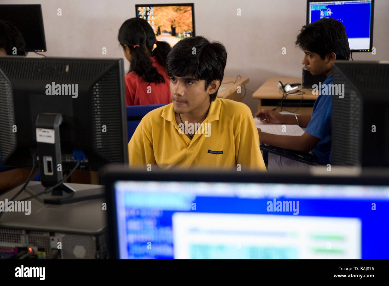 Computer school pupils uniform hi-res stock photography and images - Alamy