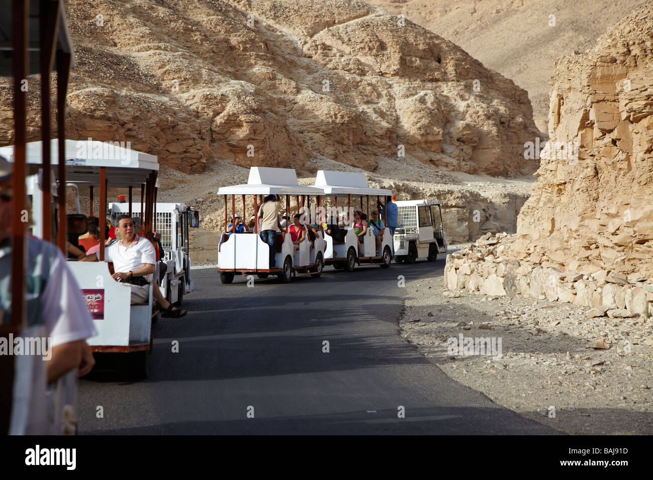 Luxor tourists historic hi-res stock photography and images - Alamy