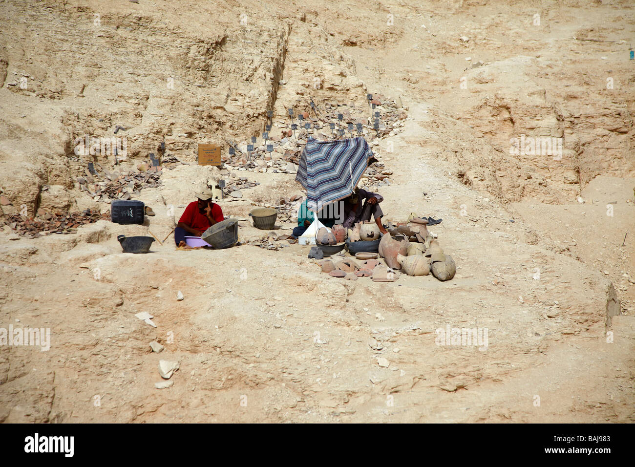 Archaeologist digging egypt hi-res stock photography and images - Alamy