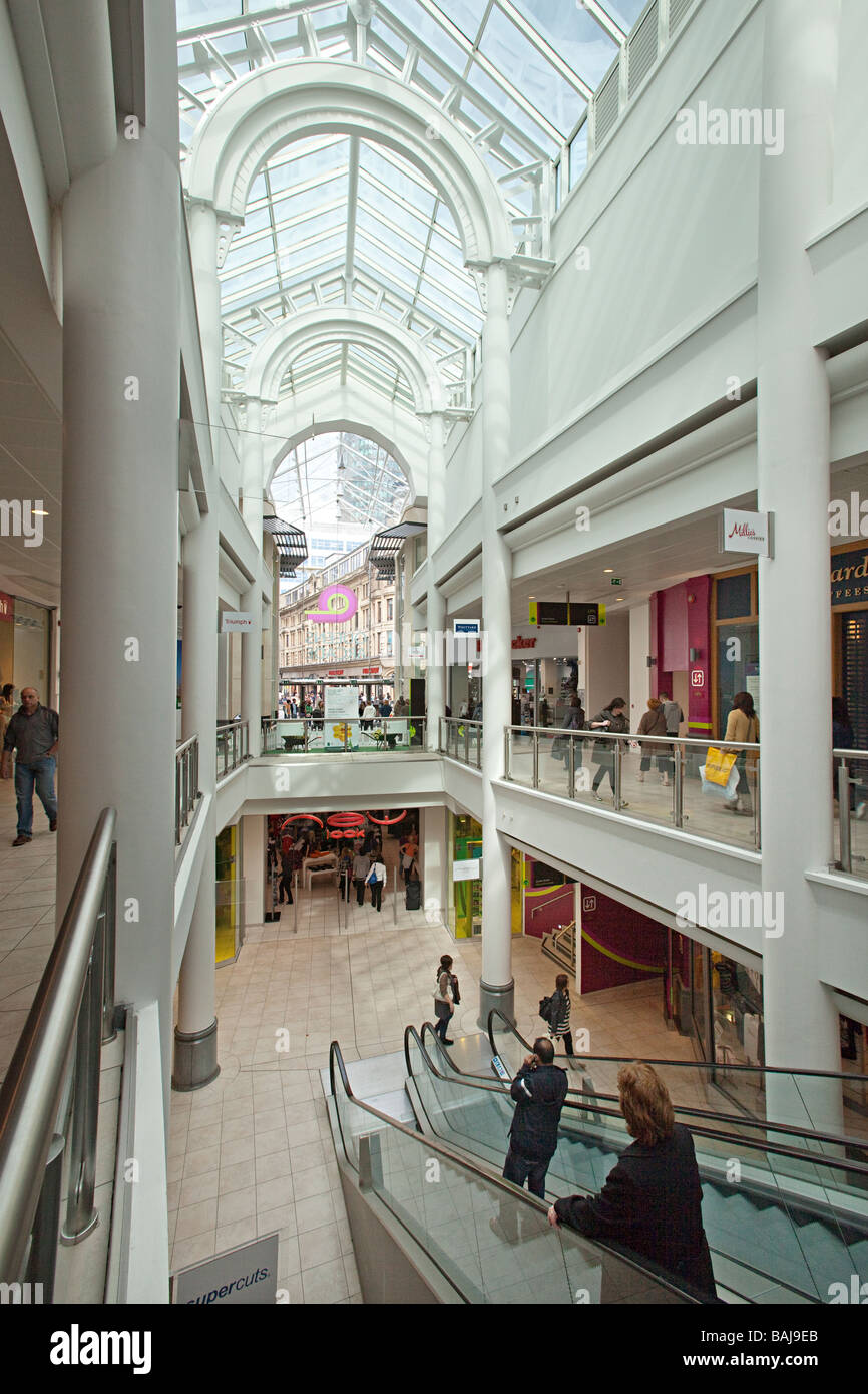 Cardiff shopping centre hi-res stock photography and images - Alamy