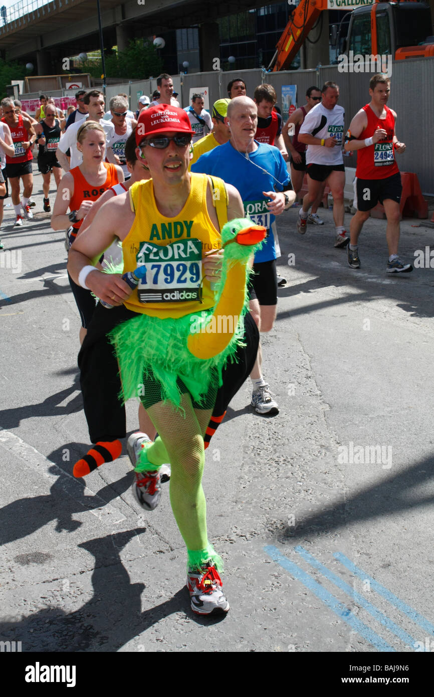 London marathon runner costume hi-res stock photography and images - Alamy