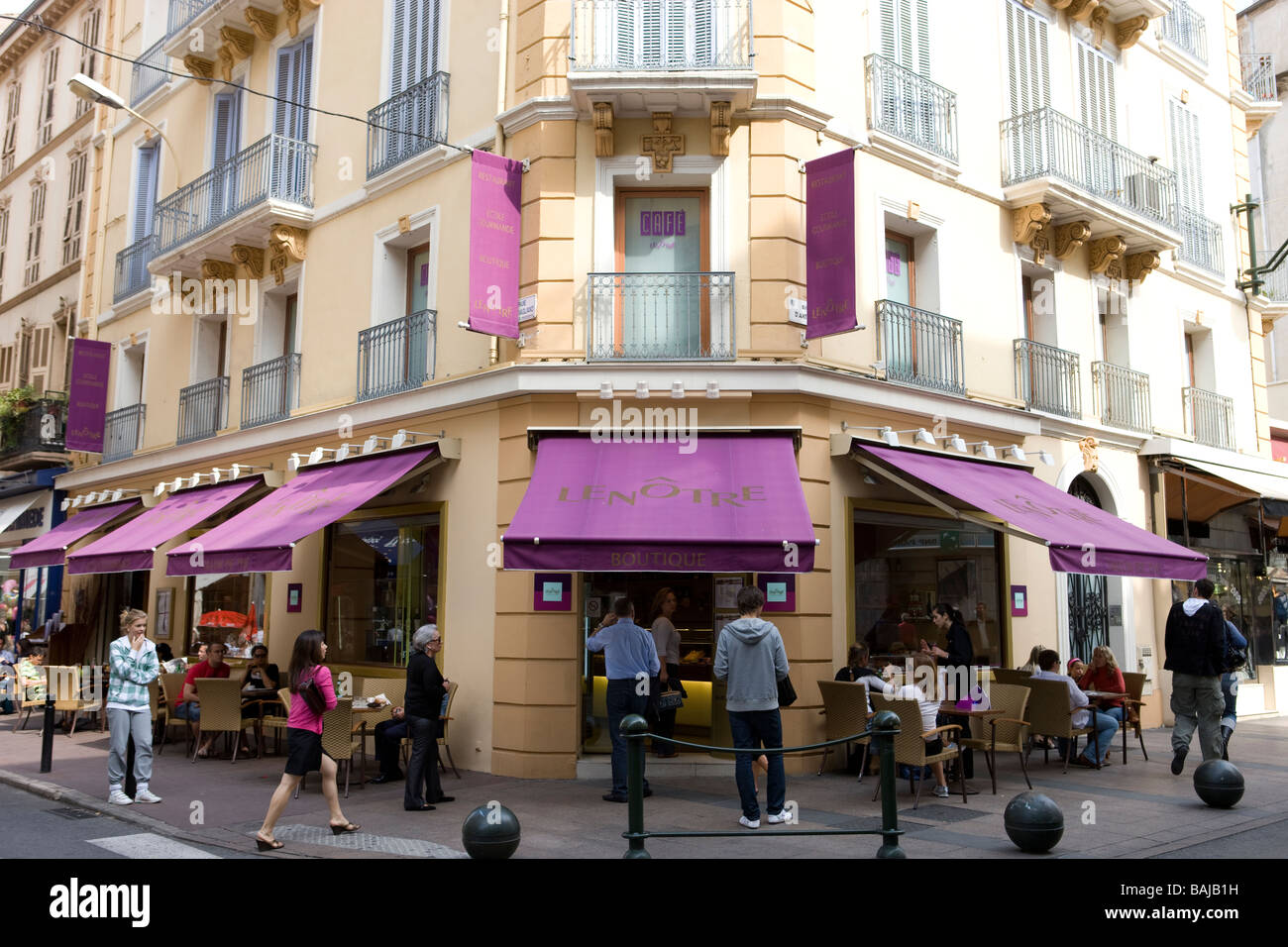 Cannes france cafe hi-res stock photography and images - Alamy
