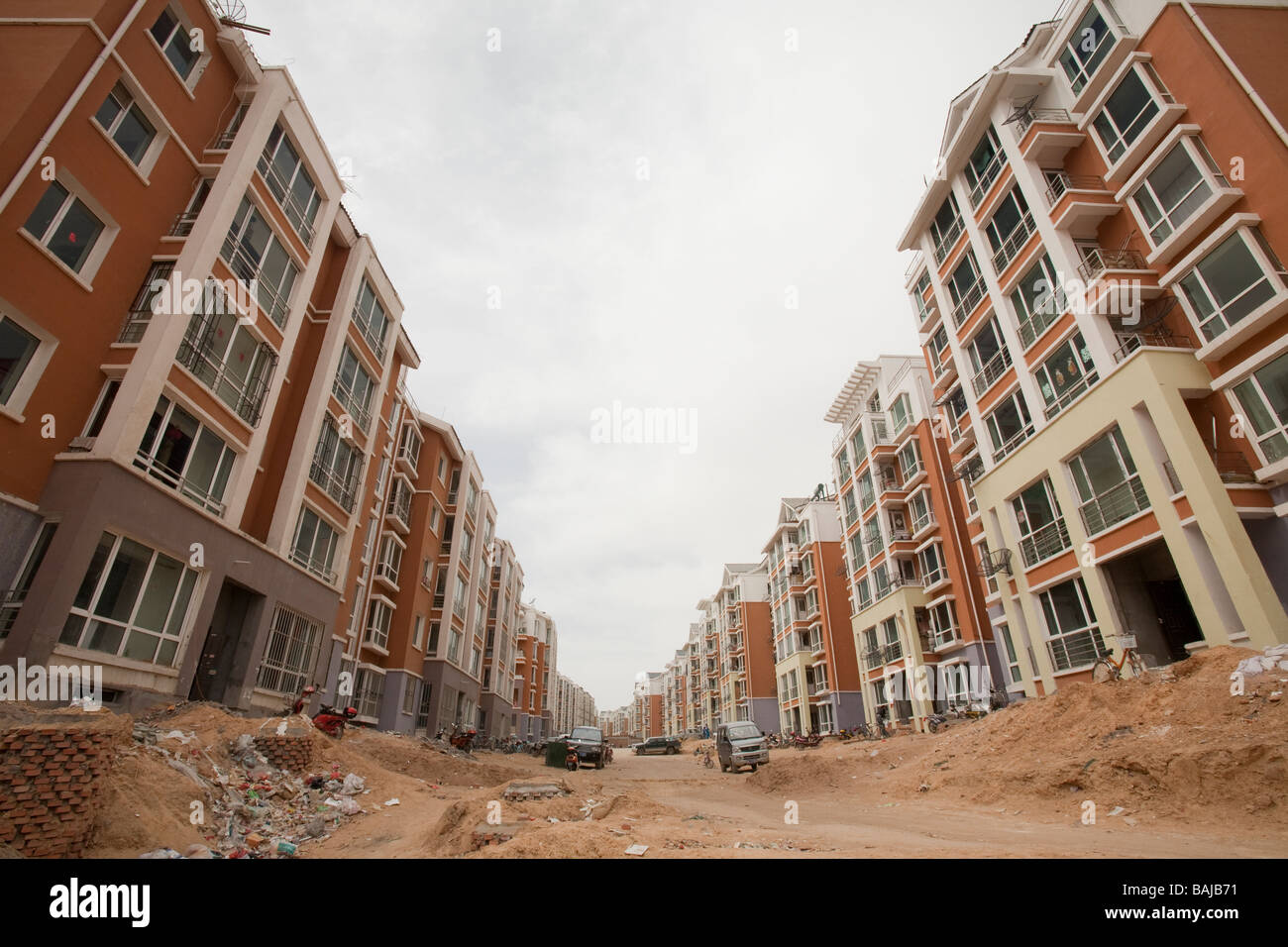 China tower block construction hi-res stock photography and images - Alamy