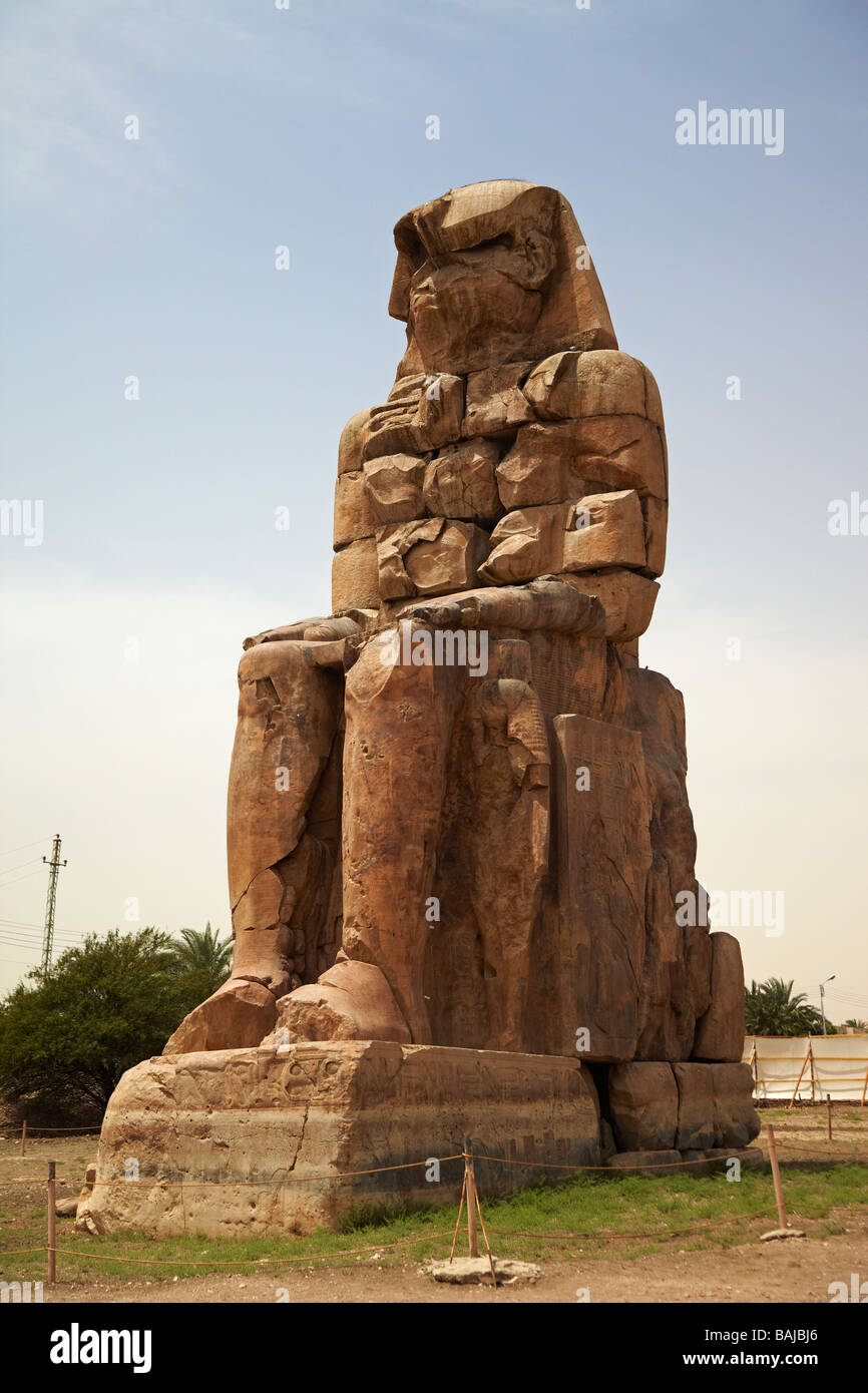 Statue of memnon luxor hi-res stock photography and images - Alamy