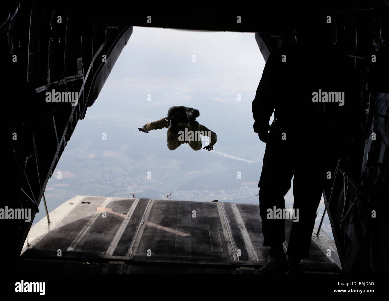 Army freefall parachute competition Stock Photo - Alamy