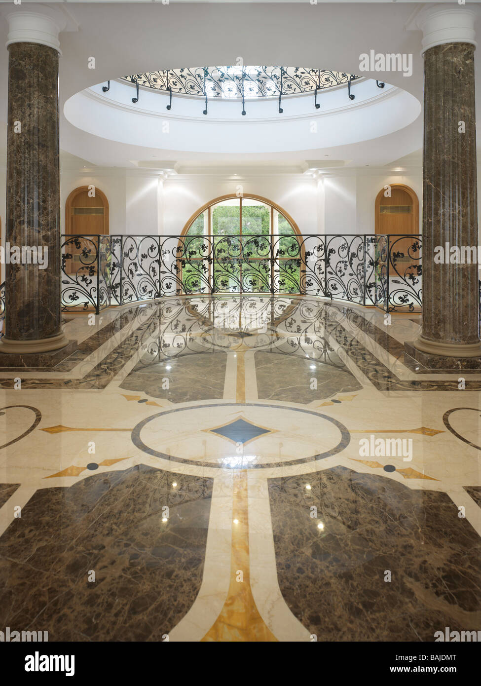 UPDOWN COURT, JOHN B. SCHOLZ, WINDLESHAM, UNITED KINGDOM Stock Photo ...