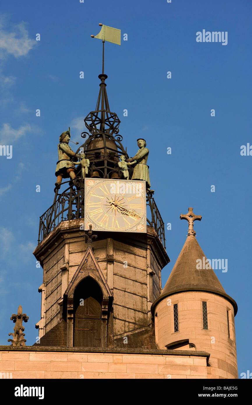 Automaton clock hi-res stock photography and images - Alamy