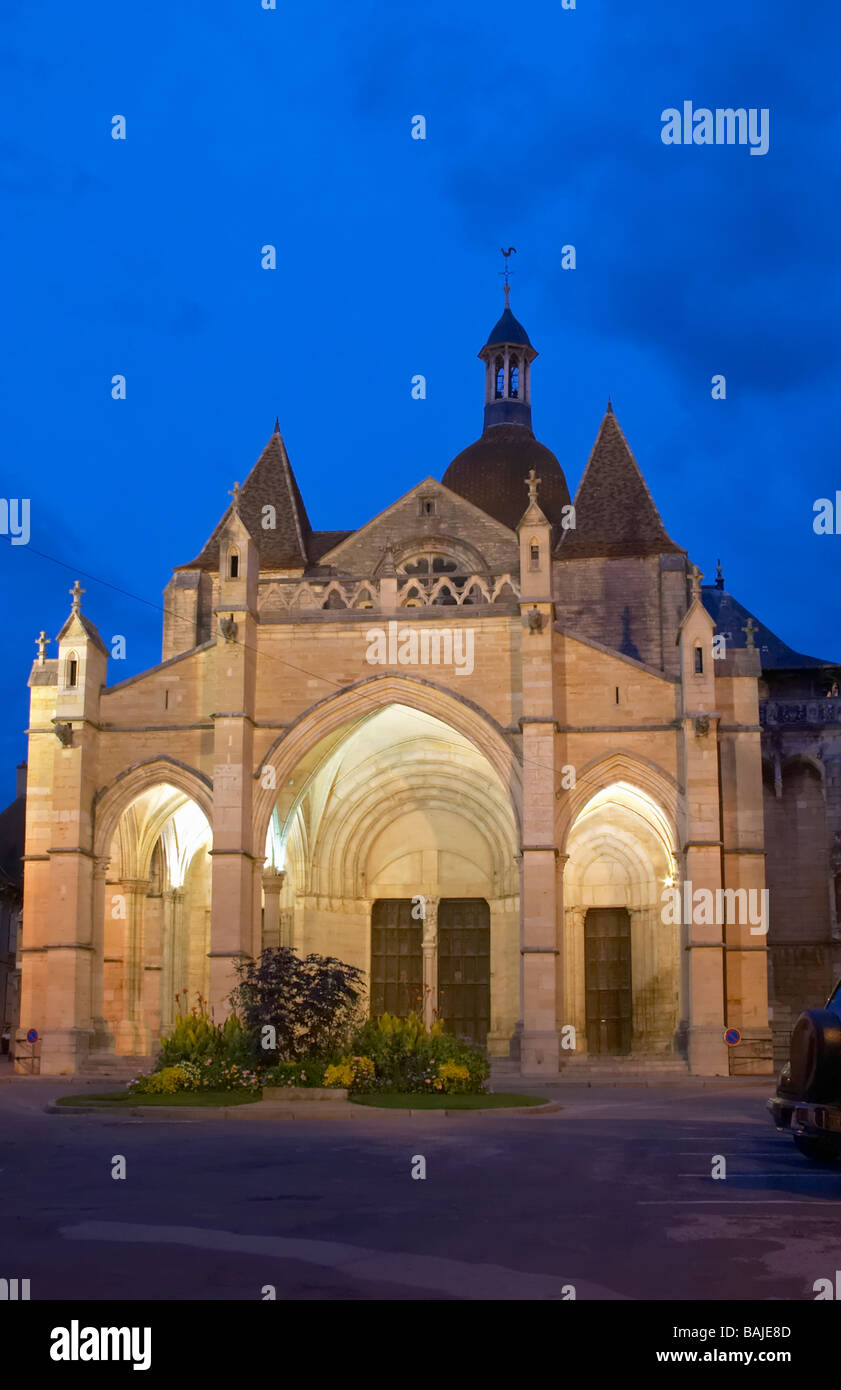 Basilique notre dame de beaune hi-res stock photography and images - Alamy