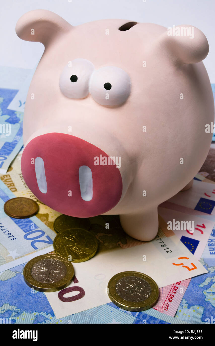 Money and credit cards hi-res stock photography and images - Alamy