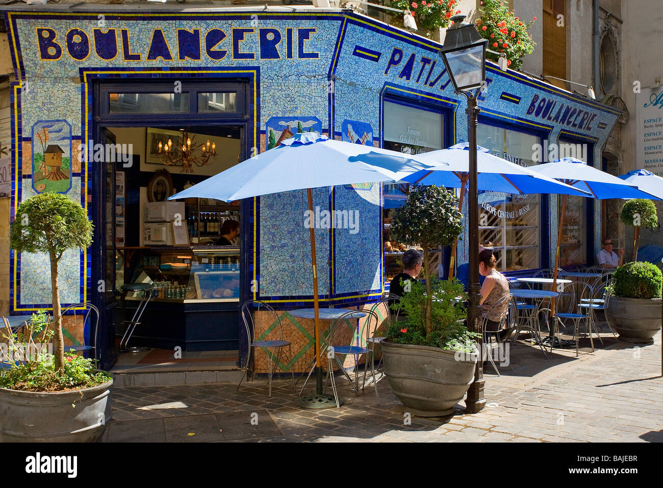 Jewish bakery paris hi-res stock photography and images - Alamy