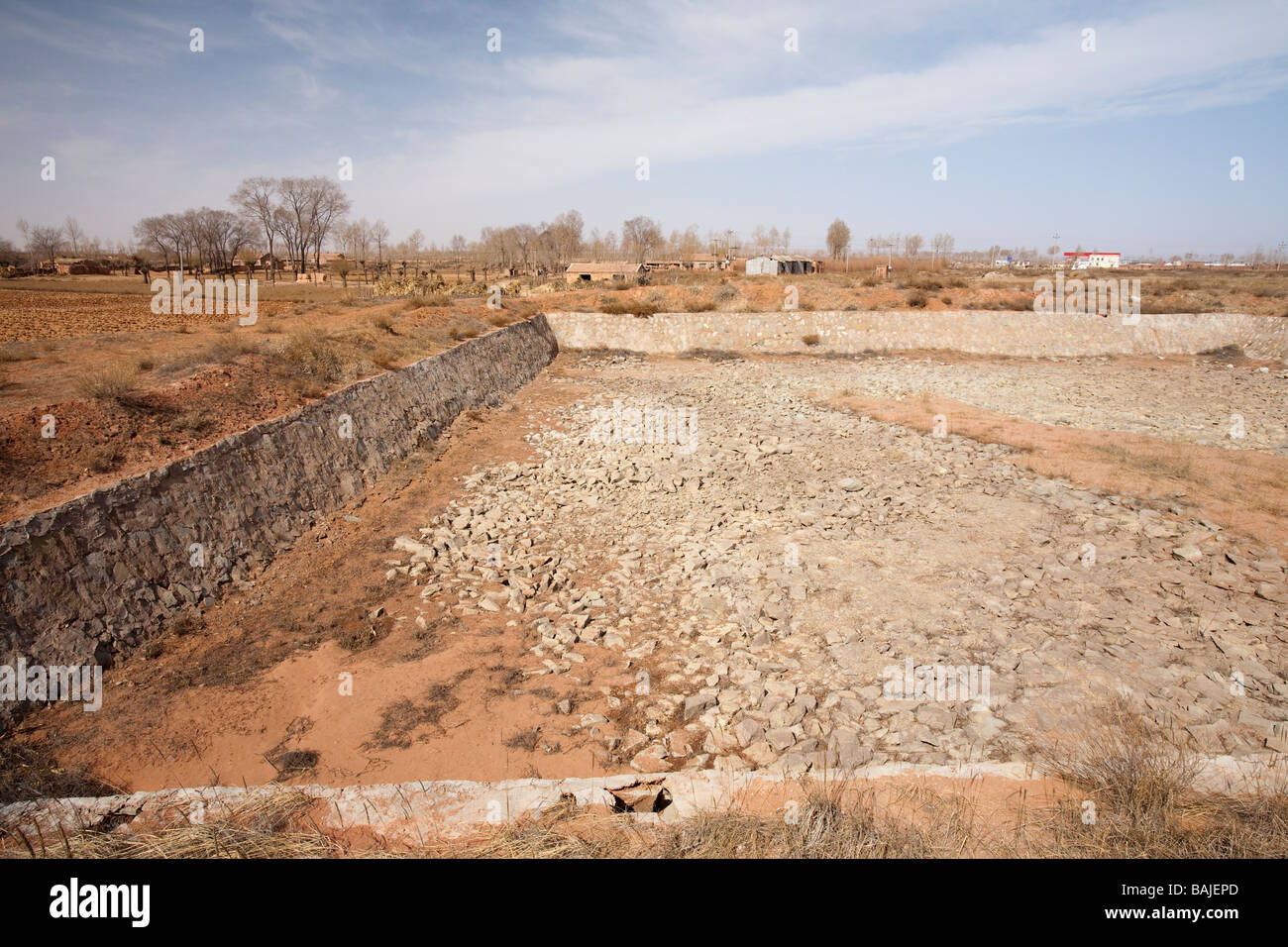 Empty water reservoir hi-res stock photography and images - Alamy
