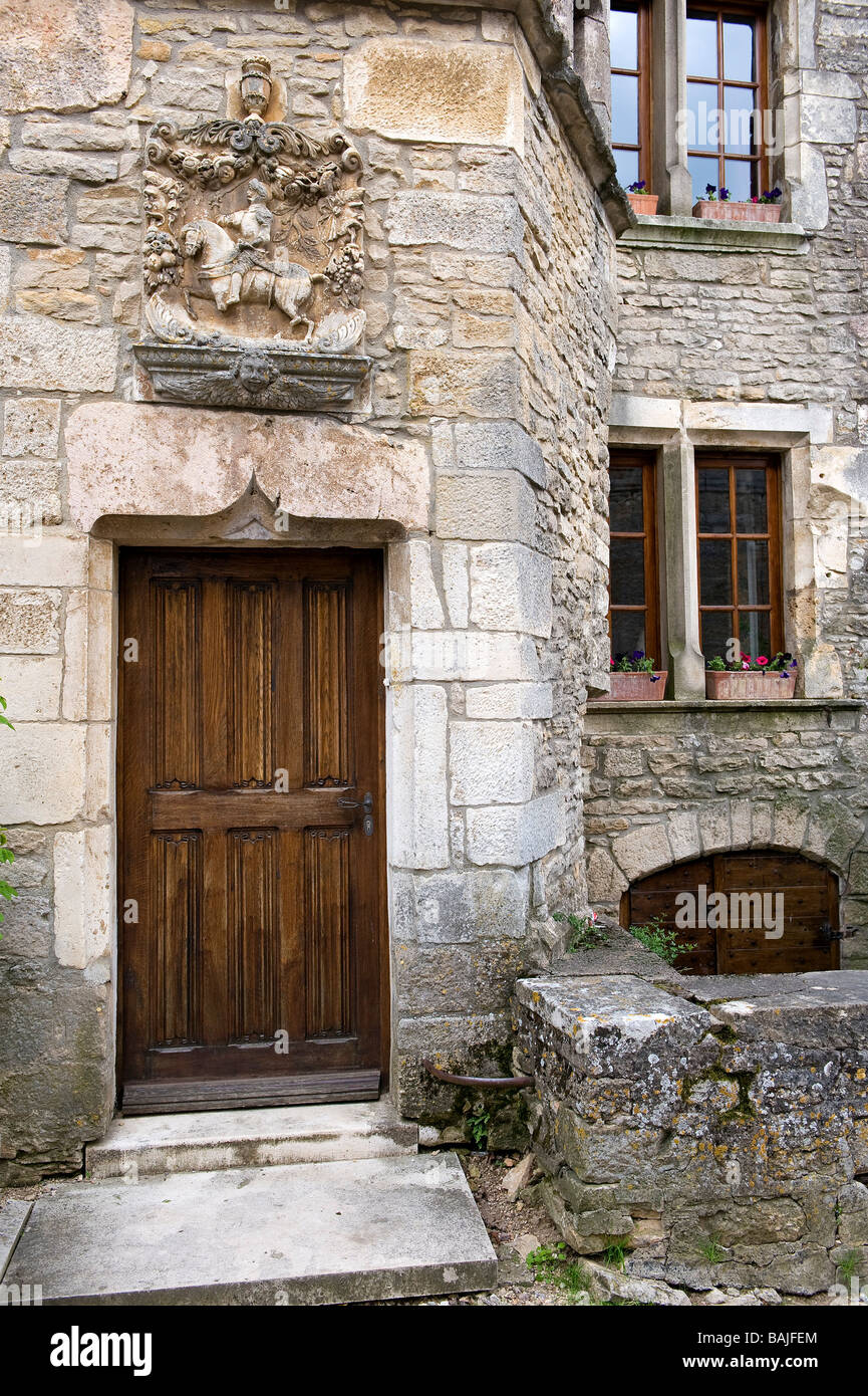 Carved lintels hi-res stock photography and images - Alamy
