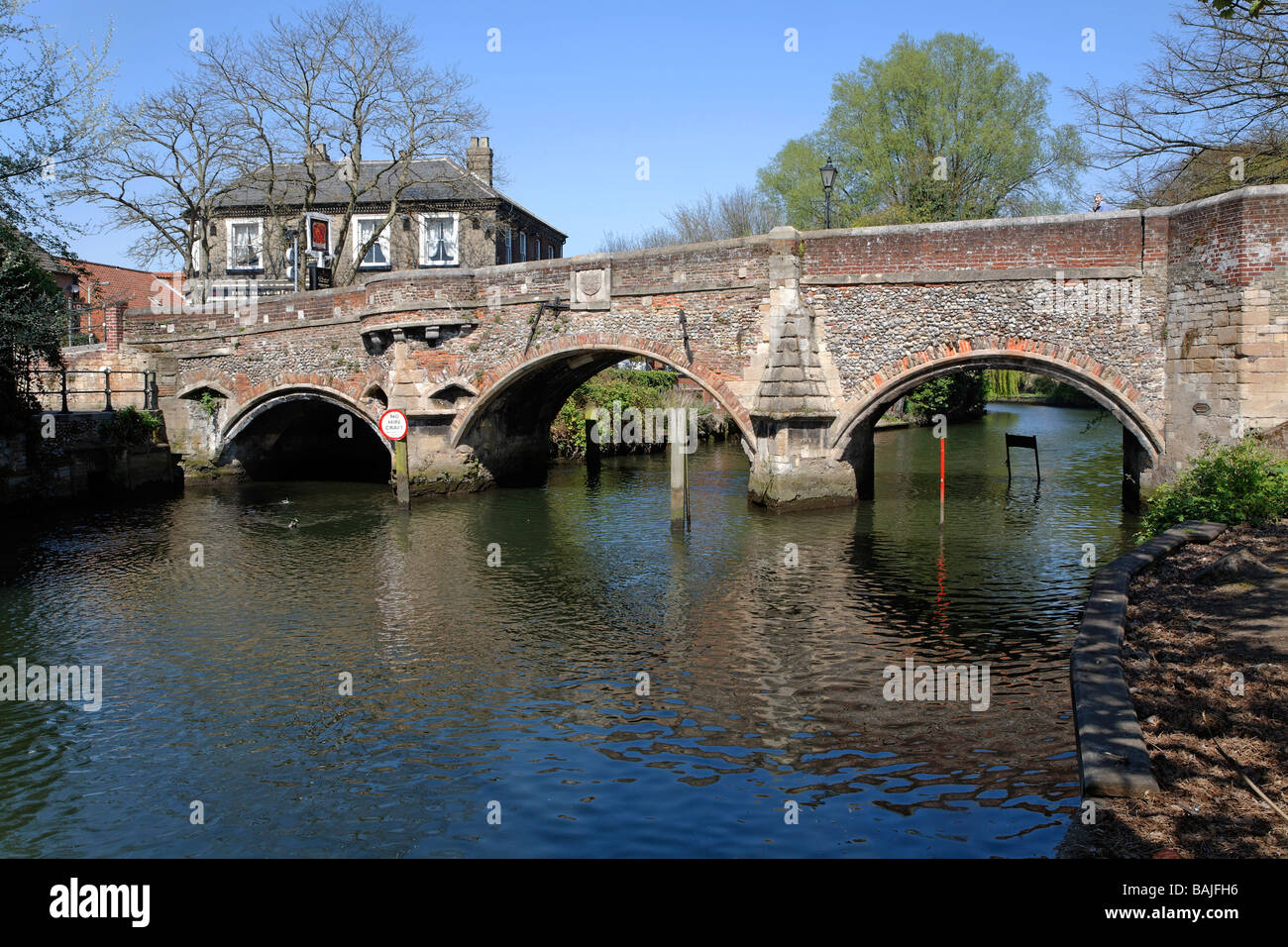 Bishop Bridge, River Wensum, Norwich, England Stock Photo - Alamy