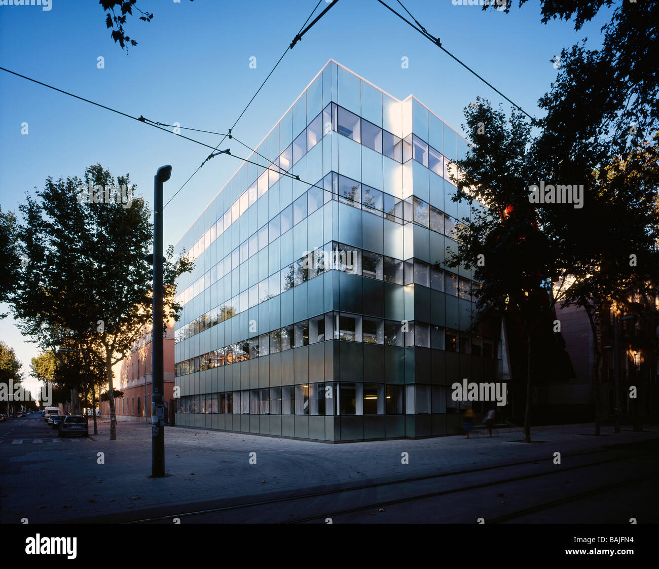 POMPEU FABRA UNIVERSITY - DEPARTAMENTAL BUILDING, JUAN NAVARRO BALDEWEG ...