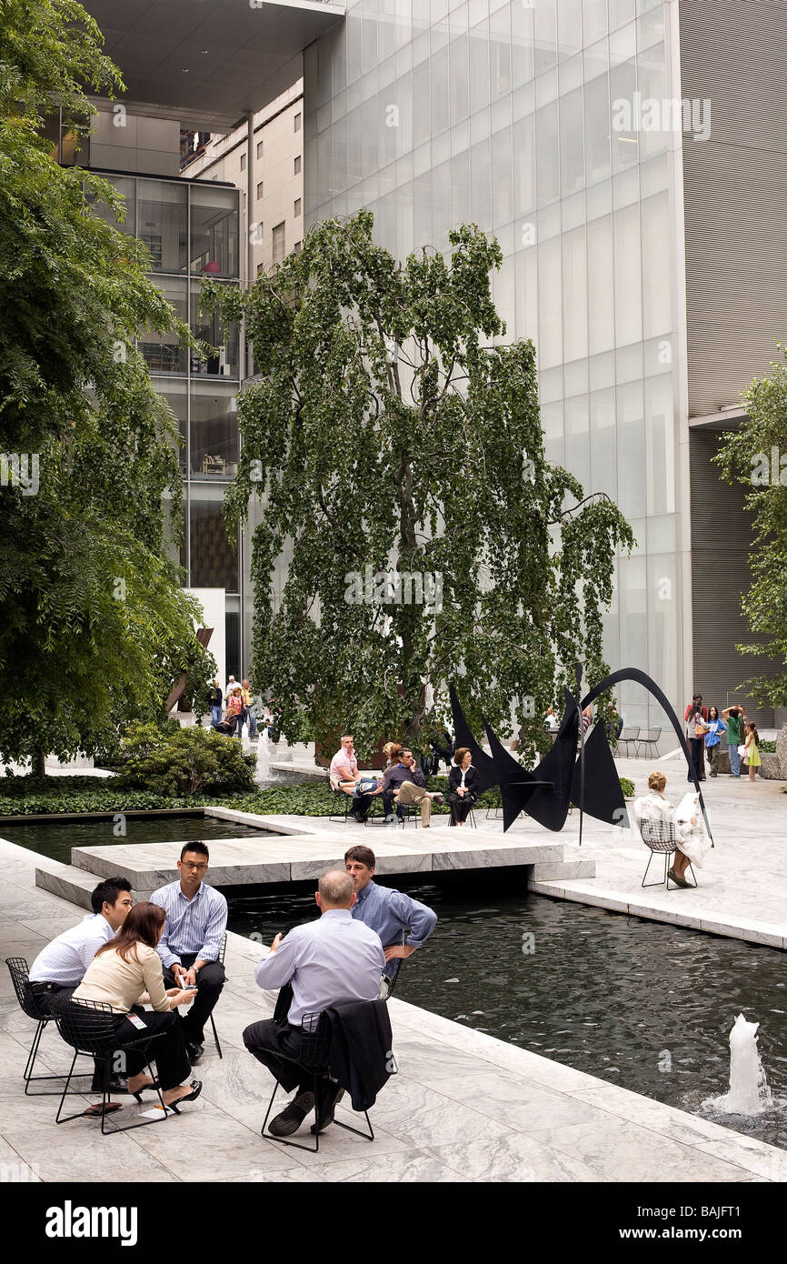 Moma sculptures new york hi-res stock photography and images - Alamy