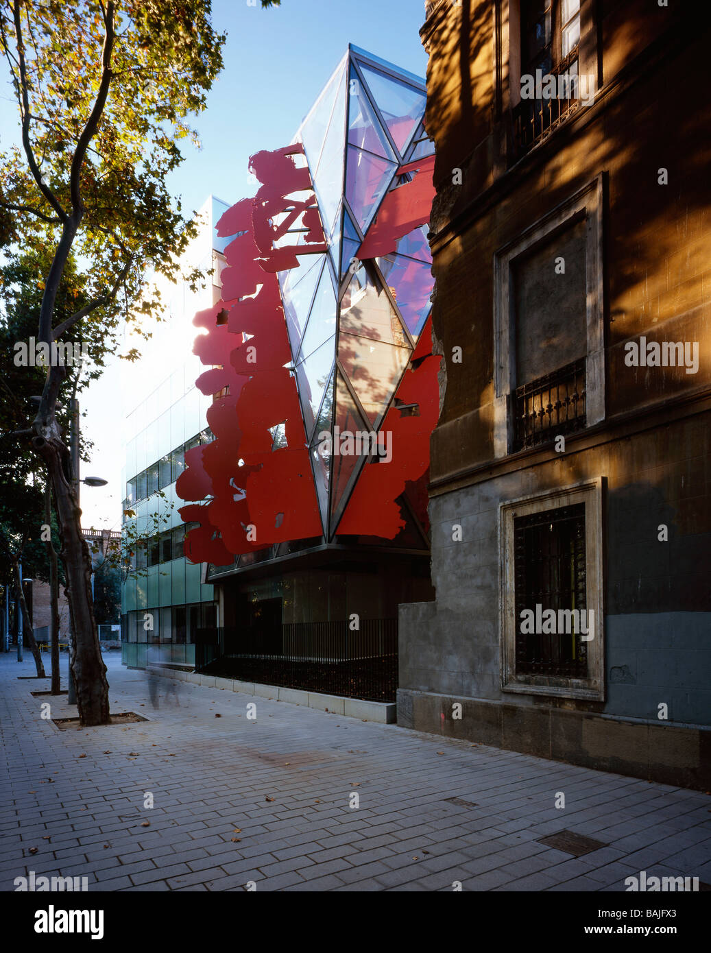 POMPEU FABRA UNIVERSITY - DEPARTAMENTAL BUILDING, JUAN NAVARRO BALDEWEG ...