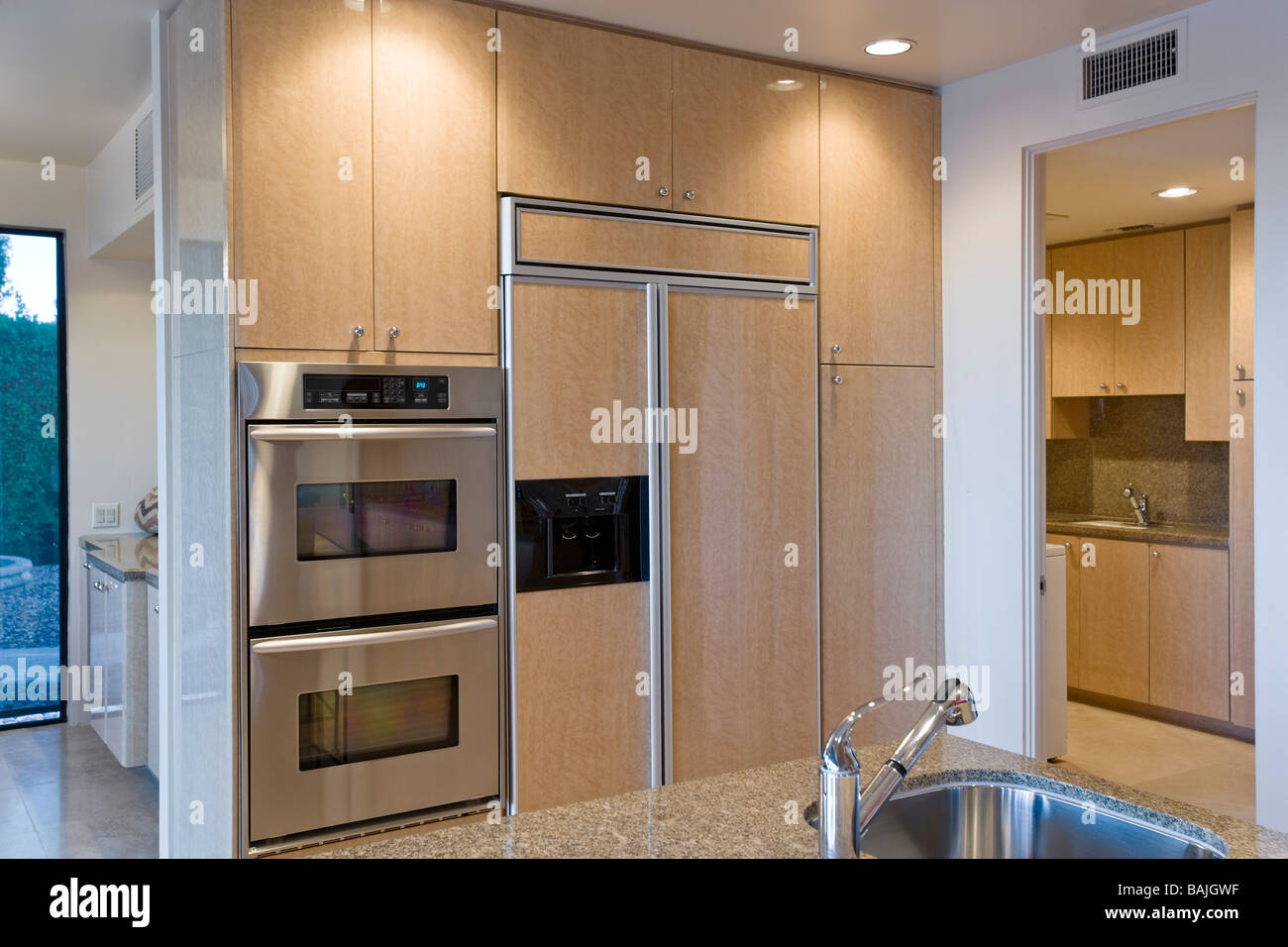 Modern kitchen with stainless steel appliance Stock Photo - Alamy