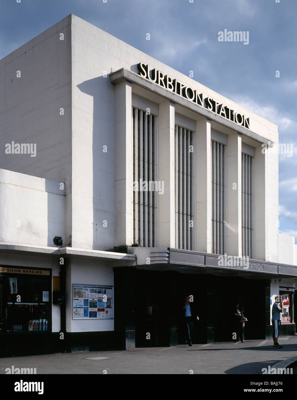 Surbiton railway station hi-res stock photography and images - Alamy