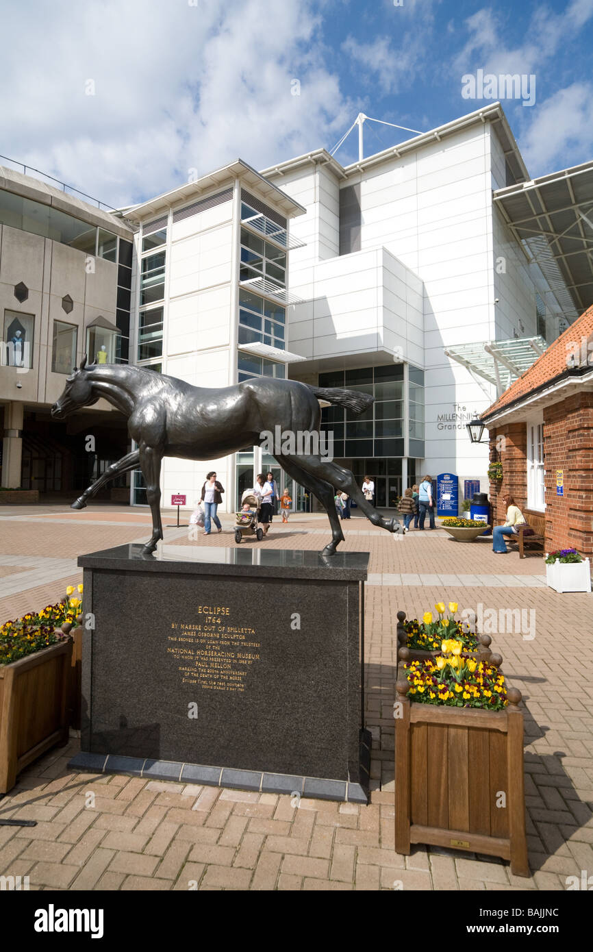 The statue of Eclipse and The Millennium Stand, Newmarket Racecourse ...