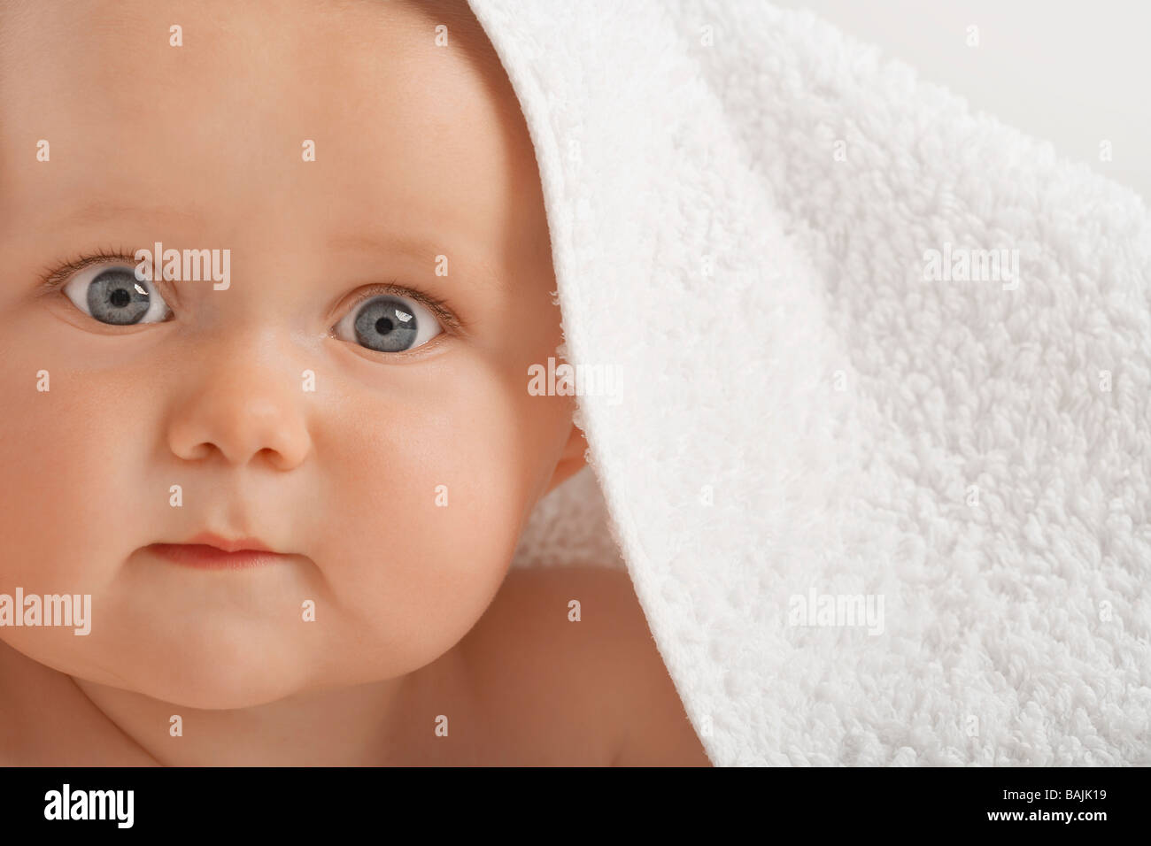 Towel over head hi-res stock photography and images - Alamy